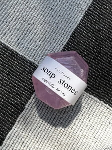 Muilo brangakmenis ROŽINIS 7g. – OkMakeup studio